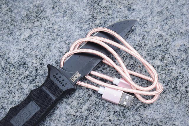 有如硬汉般简单好用！——SOG Mini海豹E37M直刀体验 - 生活 科技章鱼烧